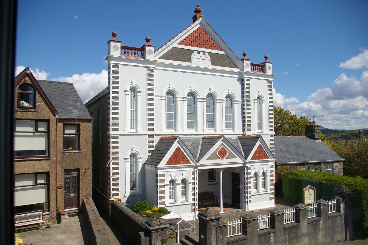 Capel Y Traeth Church, English Congregation